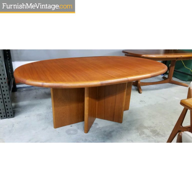Expanding Ansager Mobler Danish Teak Dining Table on Star Pedestal