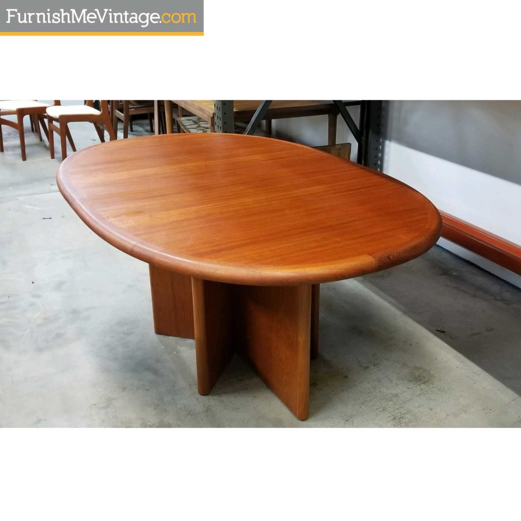 Expanding Ansager Mobler Danish Teak Dining Table on Star Pedestal