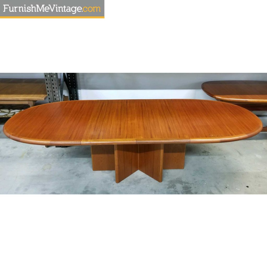 Expanding Ansager Mobler Danish Teak Dining Table on Star Pedestal